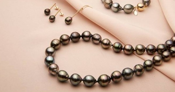 Which shade of pearl holds the most value？Pearl color 101