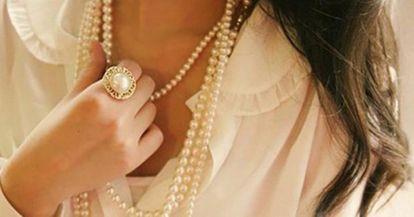 The Expert's Guide on Pearl Shapes - Everything You Need to Know