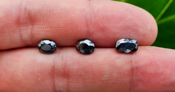 The Ultimate List of Black Gemstones: Meaning, Properties, and Uses