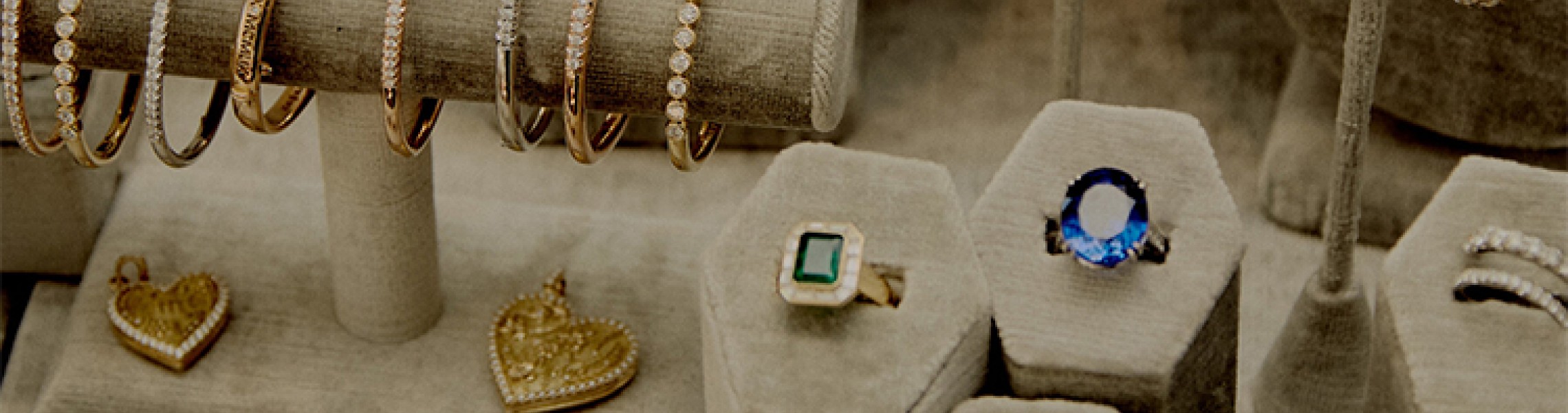 Types of Jewelry: The Ultimate Guide on All Jewelry Styles, Materials ...