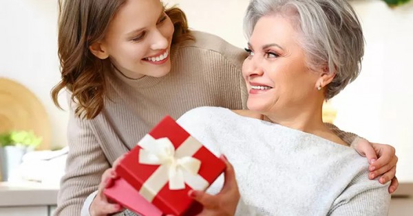 The Ultimate Guide to Choosing the Perfect Gift for Your Parents