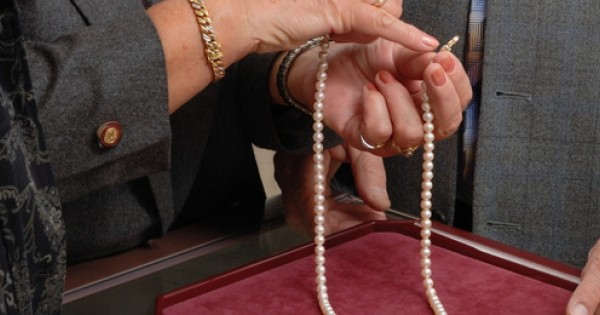 How Much Are Pearls Worth? A Quick Guide To Real Pearl Pricing