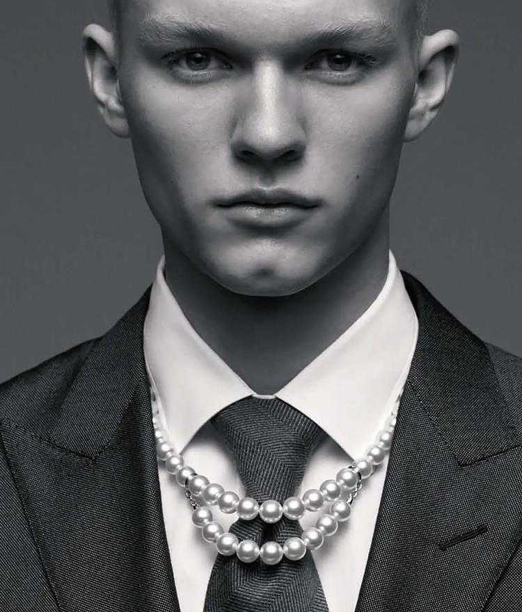 Men and Pearls: A New Fashion Trend Is Here!